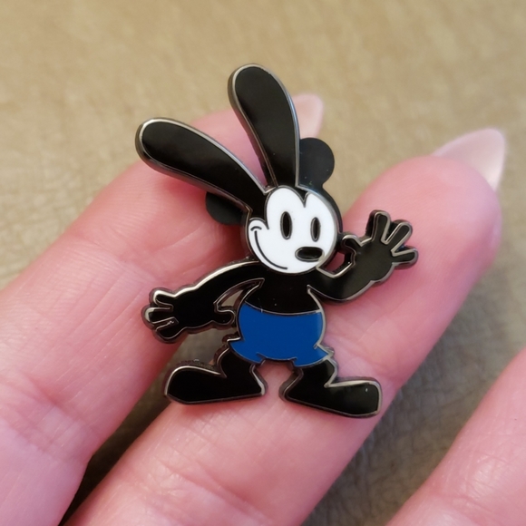 Disney | Jewelry | Nwts Disney Official Pin Trading Oswald Hong Kong ...